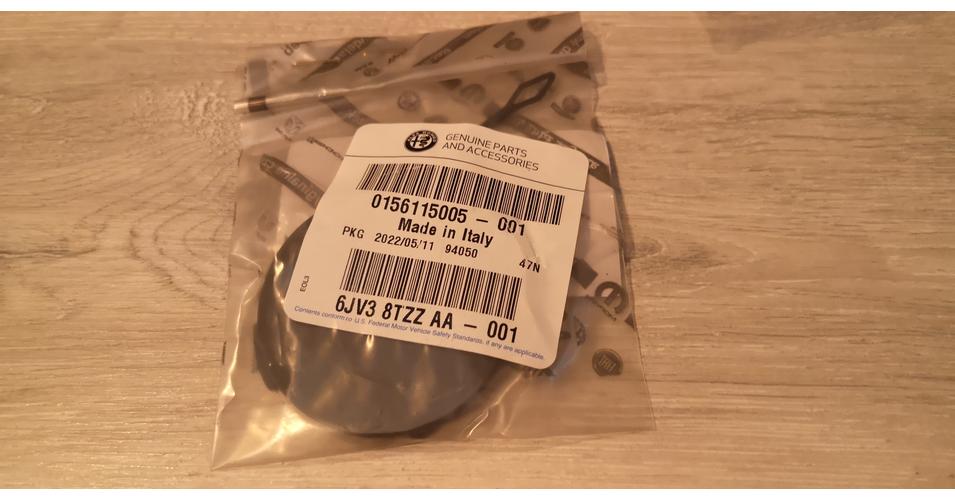 Alfa Romeo GIULIA Normál első lökhárítóba való jobb Vonószem takaró ...