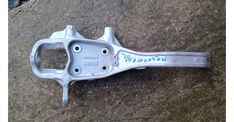 Maserati Ghibli M156 Jobb első csonkállvány 670004762 - Maserati Ghibli ...