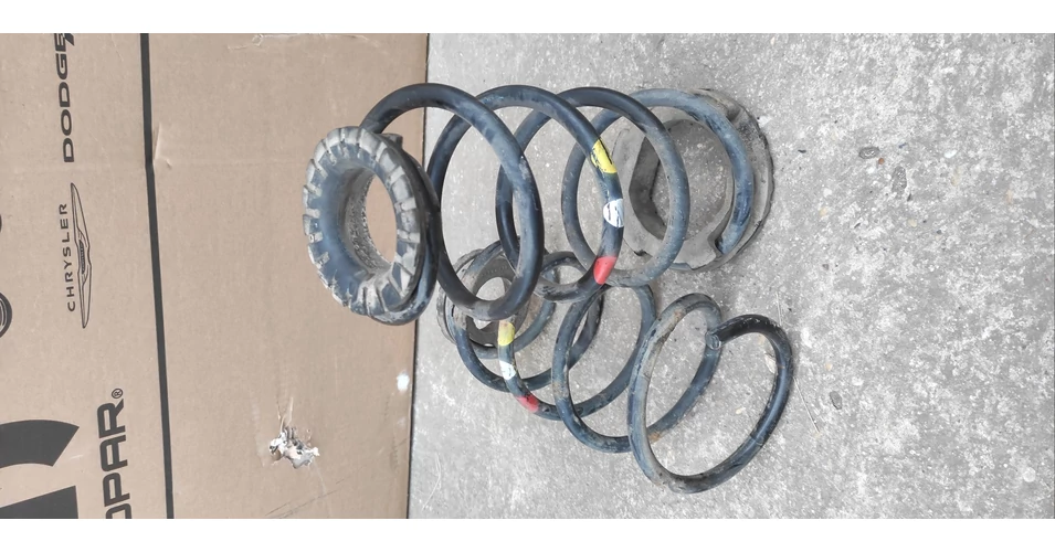 Alfa Romeo Mito hátsó rugó pár Gyári Sportcsomagos Bontott - Alfa Mito ...