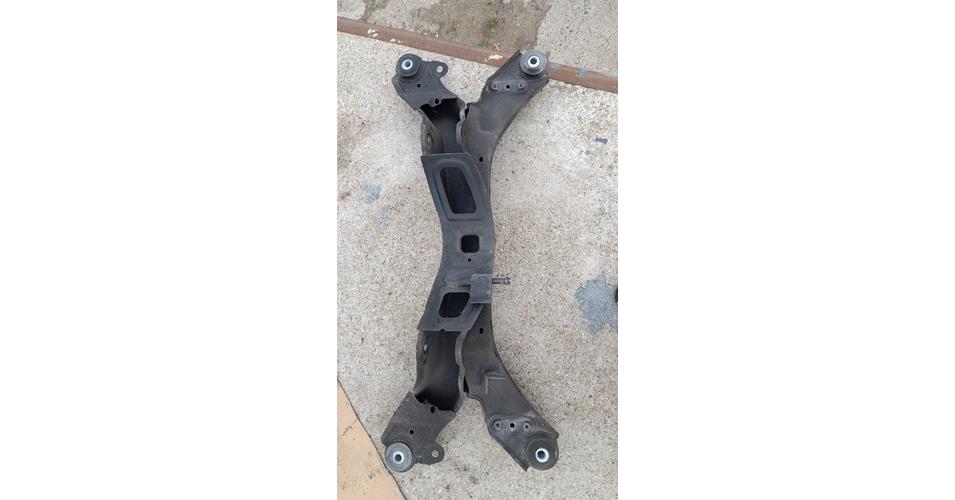 Alfa Romeo 159 Brera Spider 939 hátsóhíd bölcső gyári Xenonos verzió ...